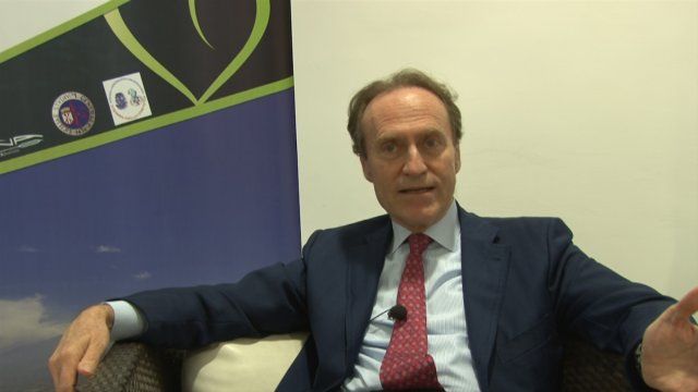 Sarà un super esperto di valvole cardiache ad operare Silvio Berlusconi ...